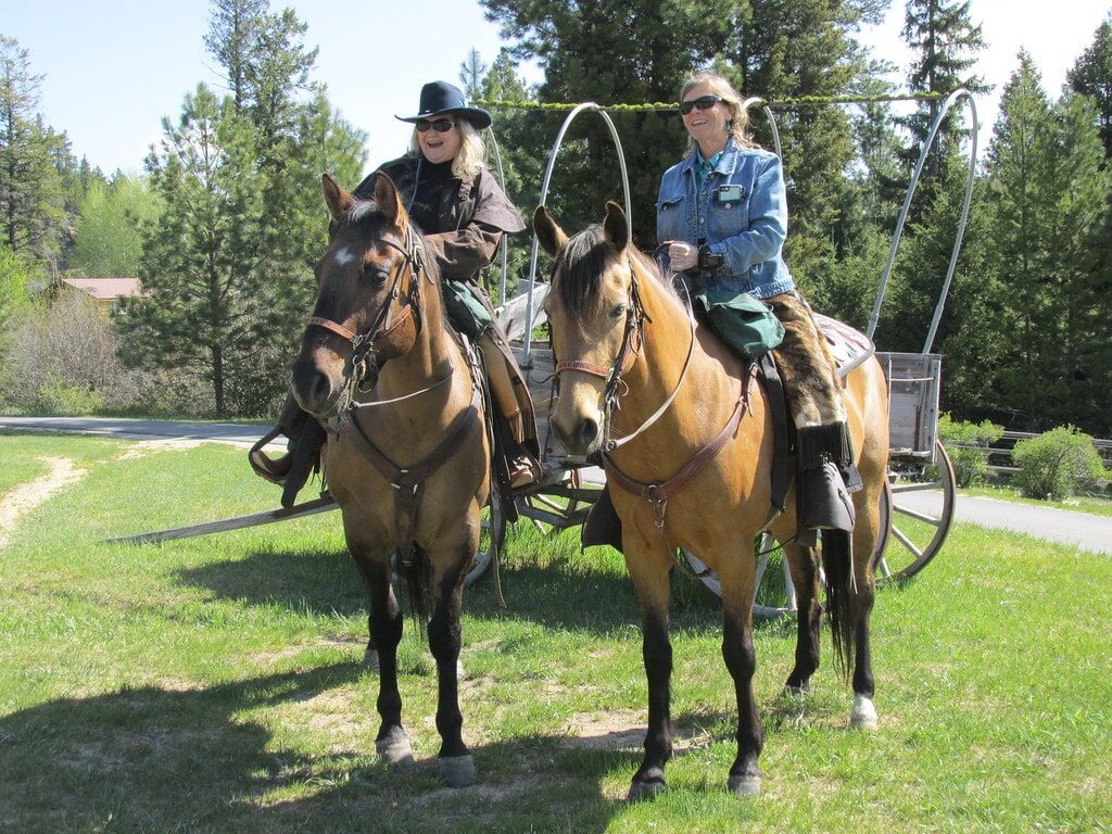 7 Best Horseback Riding Vacations for Single Travelers - Horse Rookie