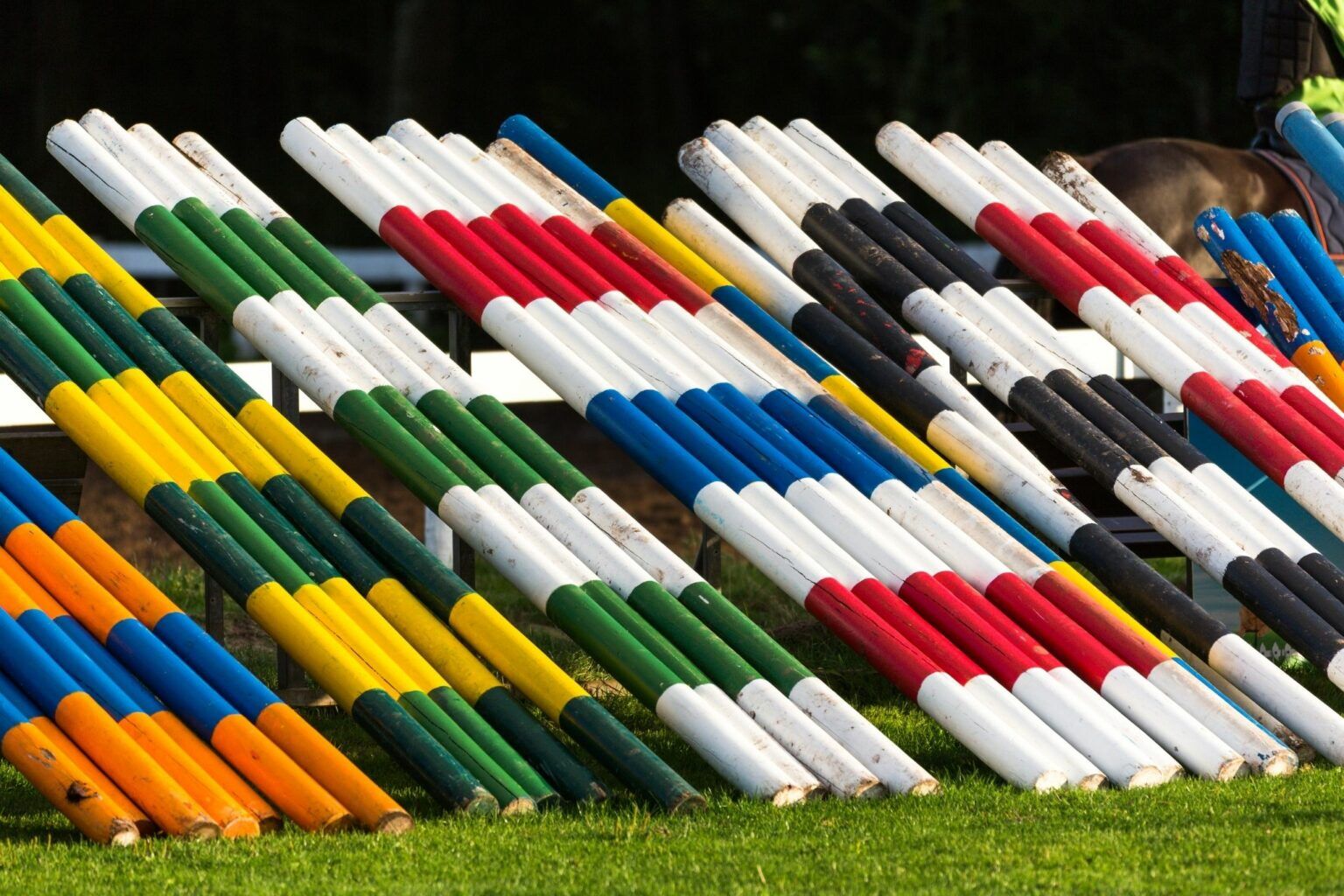 How to Set Up a Show Jump Course for Beginners - Horse Rookie