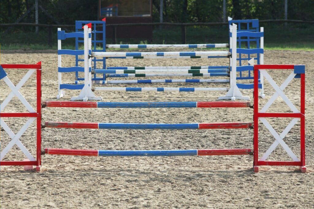 How to Set Up a Show Jump Course for Beginners - Horse Rookie
