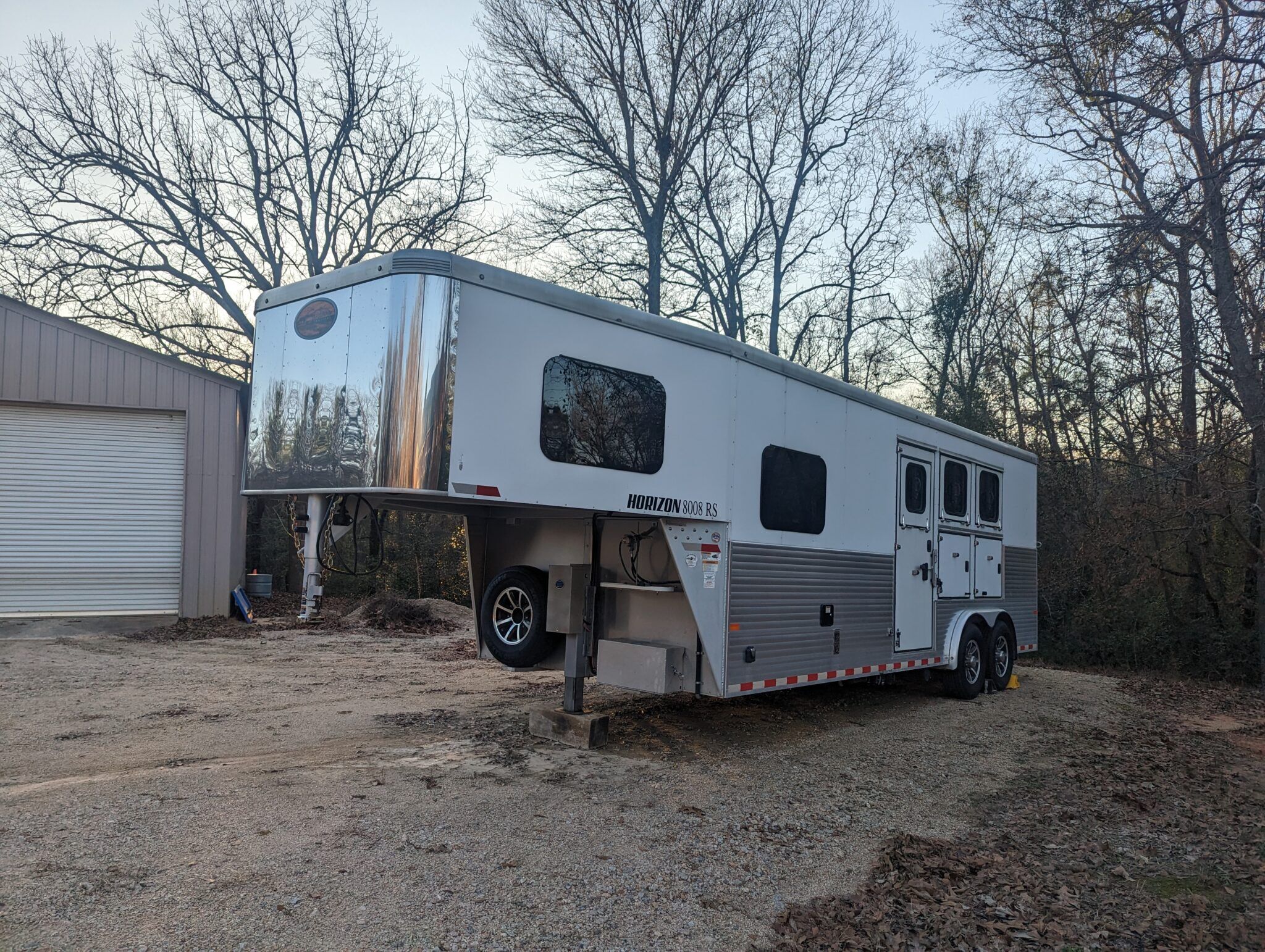 9 Best Horse Trailer Brands That Really Pull Their Weight - Horse Rookie
