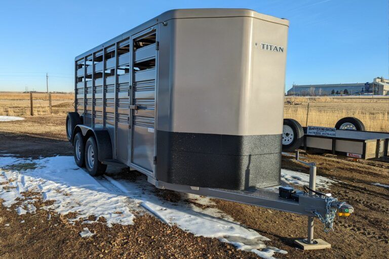 9 Best Horse Trailer Brands That Really Pull Their Weight - Horse Rookie