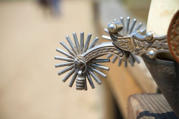 7 Best Spurs for Cowboy Boots and Educated Riders - Horse Rookie