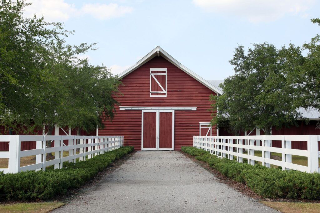 Horse Boarding Basics (Etiquette *Everyone* Should Know) - Horse Rookie
